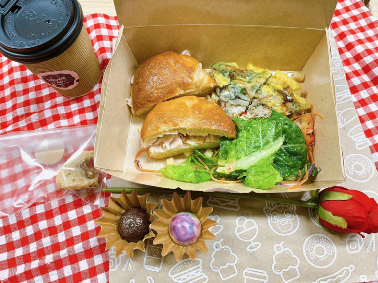 ＜HUB KITCHEN＞本格的なもちもちベーグルとスイーツ！「Cookie LAB」のベーグルプレート - 船場ランチWEB